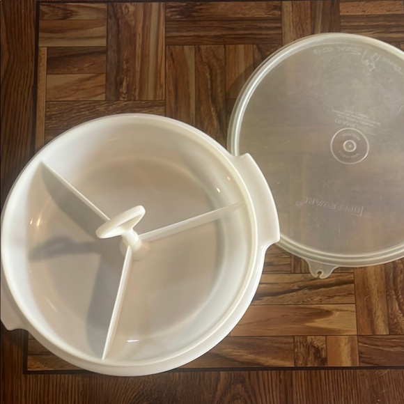 Tupperware | Kitchen | Vintage Suzette Divided Serving Tray With ...